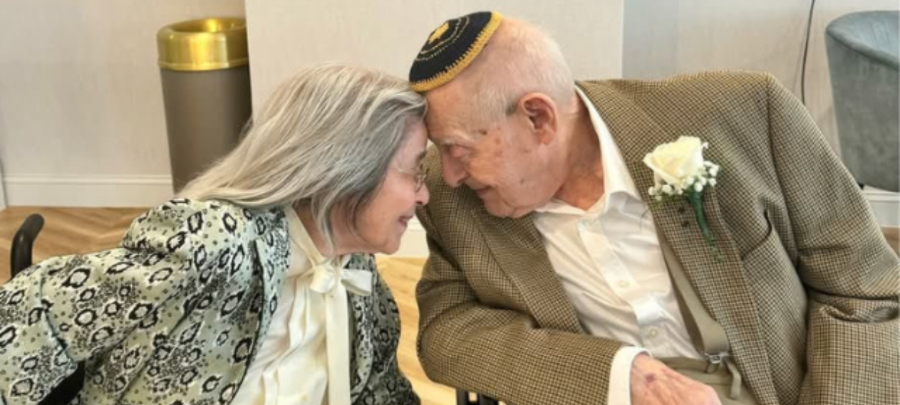 Centenarian Love: 102-Year-Old and 100-Year-Old Set Record as Oldest ...