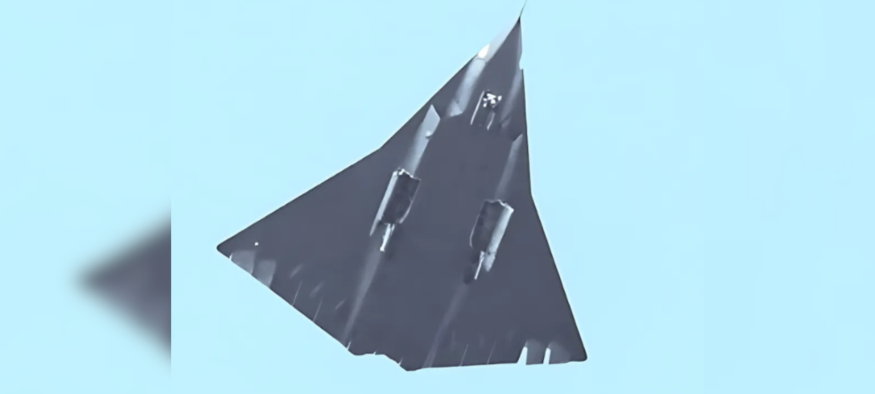 China Unveils Two Advanced Tailless Stealth Fighter Designs - The Neutral