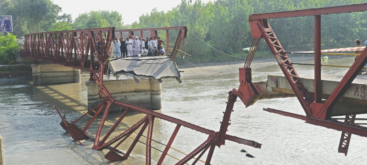 Old Bridge Collapse at Khanewal Station Sparks Probe and Suspensions ...