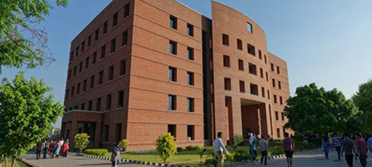 Campus Days and Scholarships at LUMS University