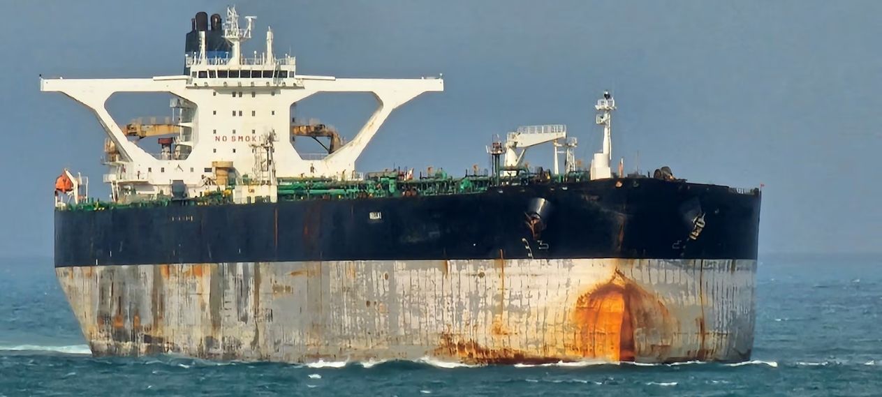 US Moves to Seize Venezuela-Linked Oil Tanker at Sea